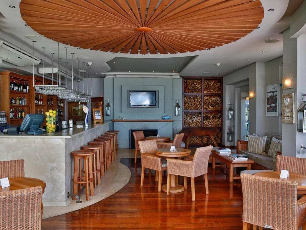 The Bay Hotel - Southern Sky Adventures